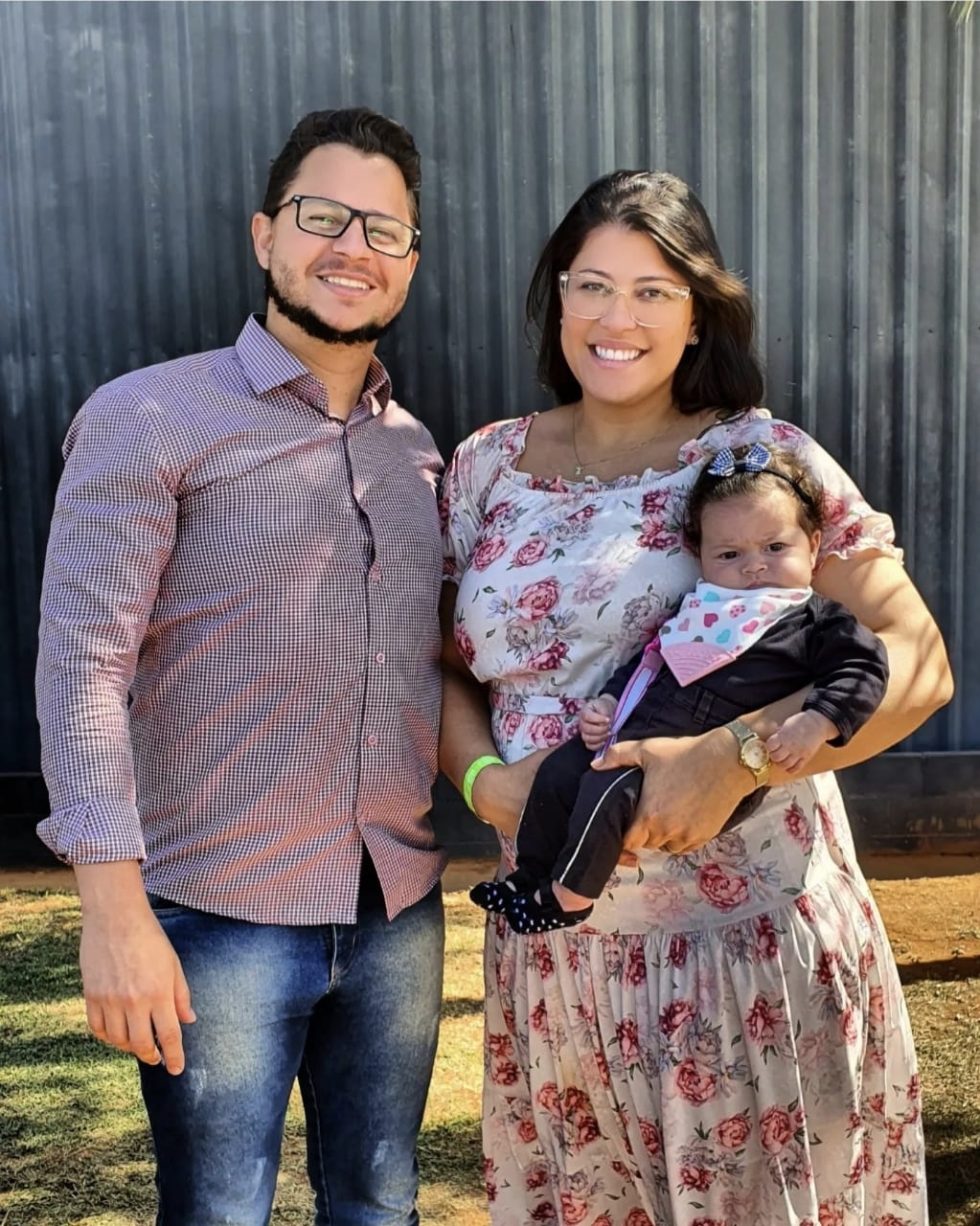 Tony Machado comemora milagre com a filha | Parceiros de Deus